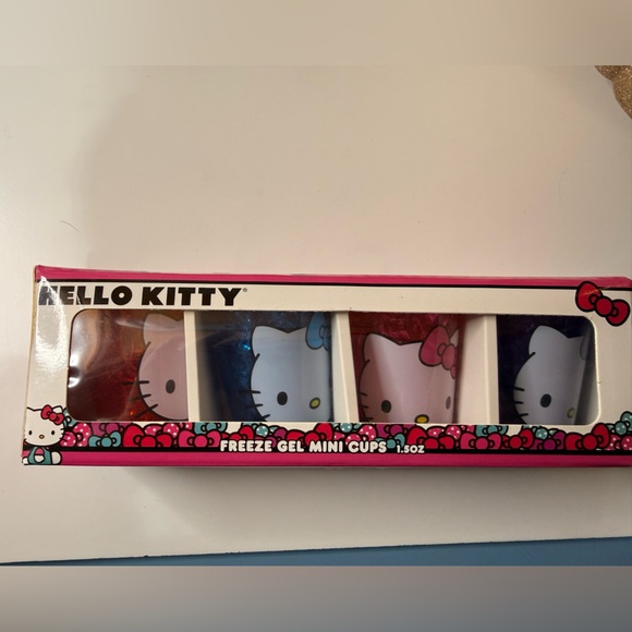 Hello Kitty | Dining | Hello Kitty Freeze Gel Mini Cups Red Blue Pink ...